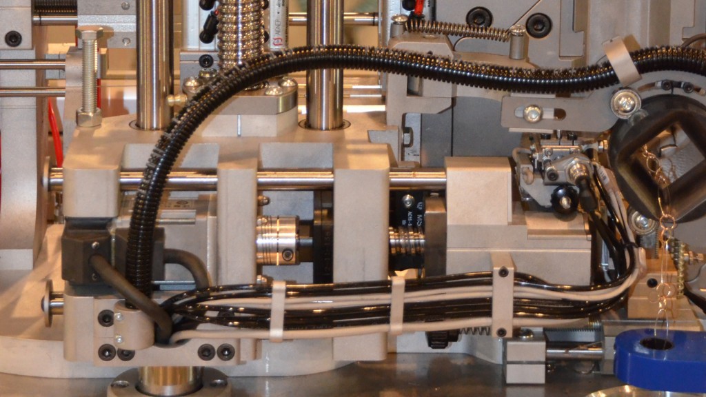 MAIA-1 alternate cable chain machine - figaro chain